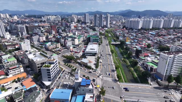 Cityscape of Han River, Seogangdaegyo Bridge, Hongik University, Sangsu ...