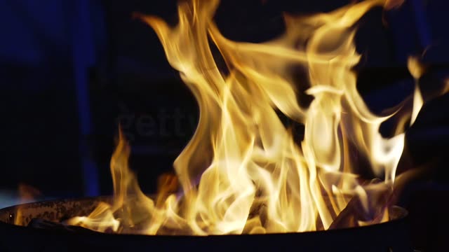 Auto campground - Burning fire and spacing out while staring at ...