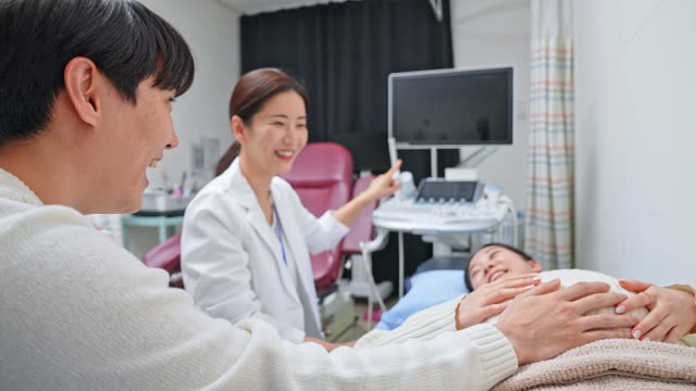 Hospital of Korea - Doctor medical examining on Parturient woman and ...