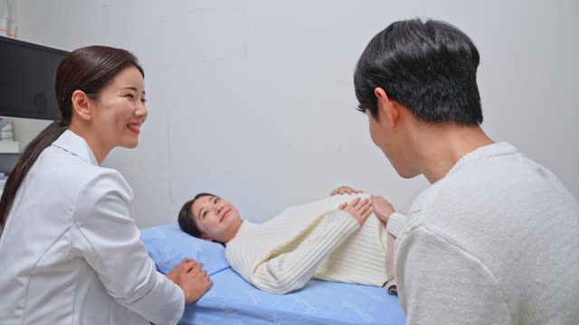 Hospital of Korea - Doctor medical examining on Parturient woman and ...