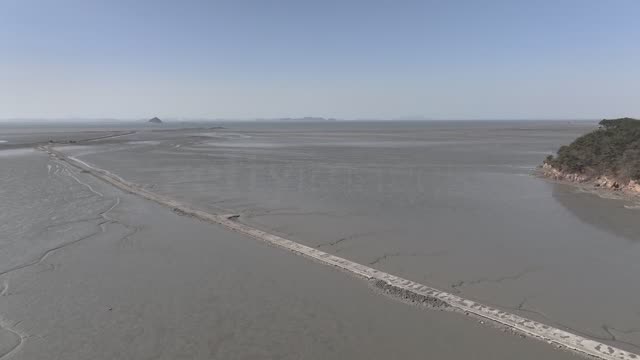 Hwaseong-si, islet, mudflat / Gyeonggi-do, South Korea 동영상 (LR240110 ...