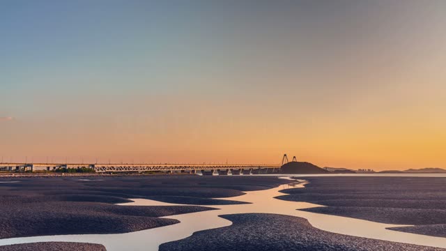 Jeongseojin, mudflat, tide, Yeongjong Bridge at night / Incheon, South ...