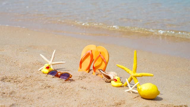 Summer Beach - Lots of yellow stuffs and waves in beach / South Korea ...