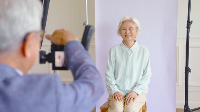 100 year lifespan - Elderly couple taking longevity photo / South Korea ...
